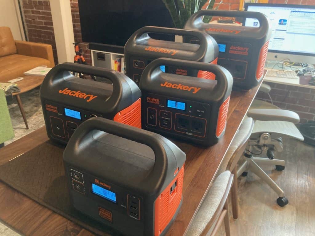 Jackery Reviews: The Explorer 160 vs 240 vs 300 vs 500 vs 1000